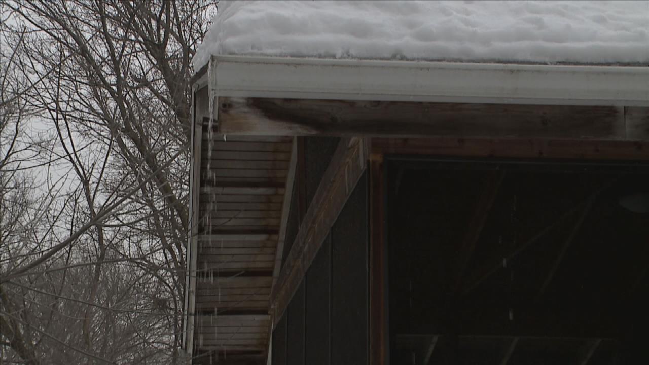 Crews work to remove snow from Twin Cities' roofs | kare11.com