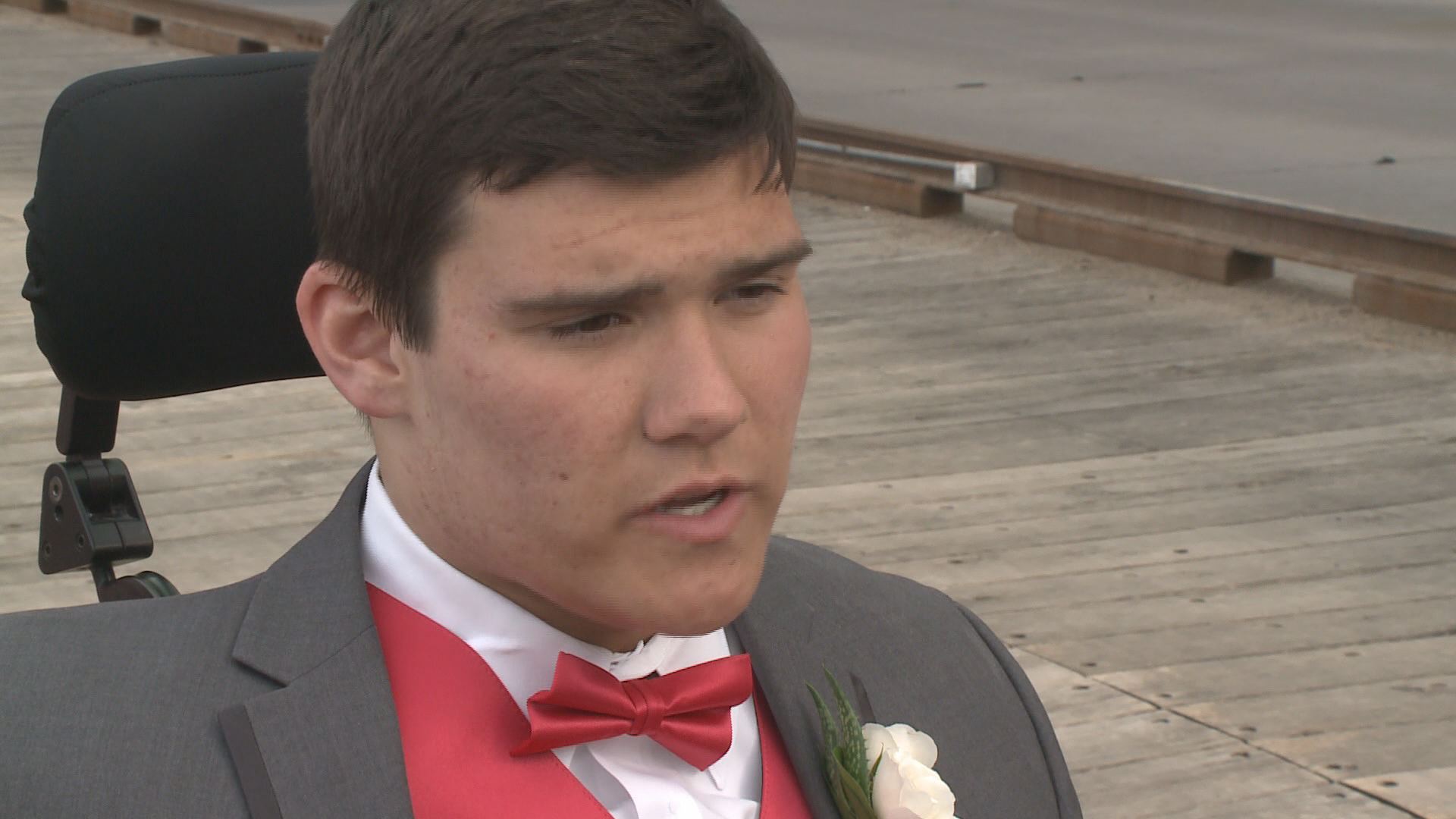 Jablonski to lead world's largest stick tap | kare11.com