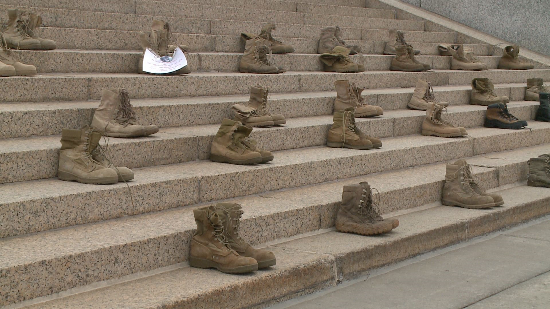 Marine vet display brings awareness to military suicides | kare11.com