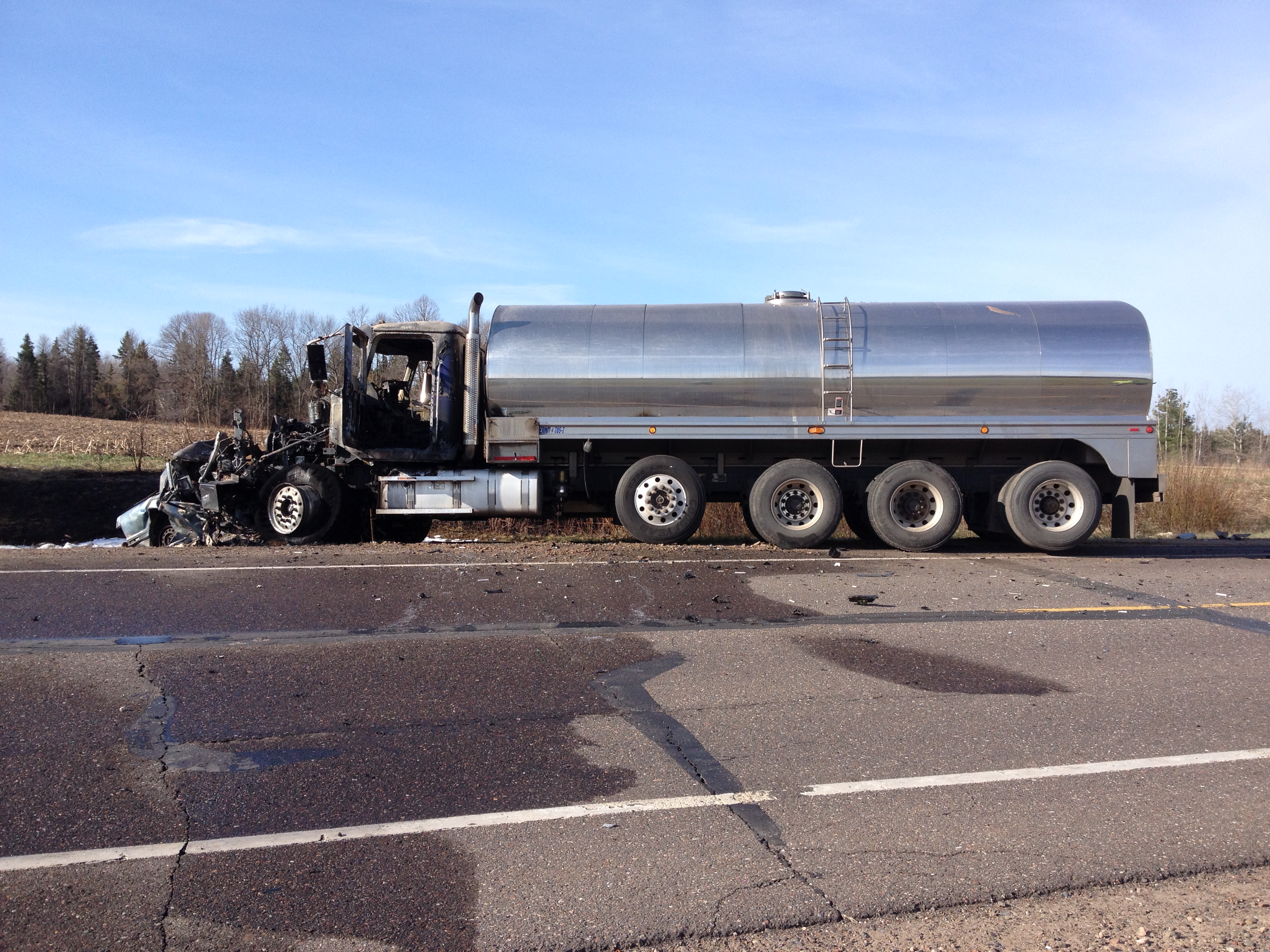 1 dead after head-on crash with milk truck in Wis. | kare11.com
