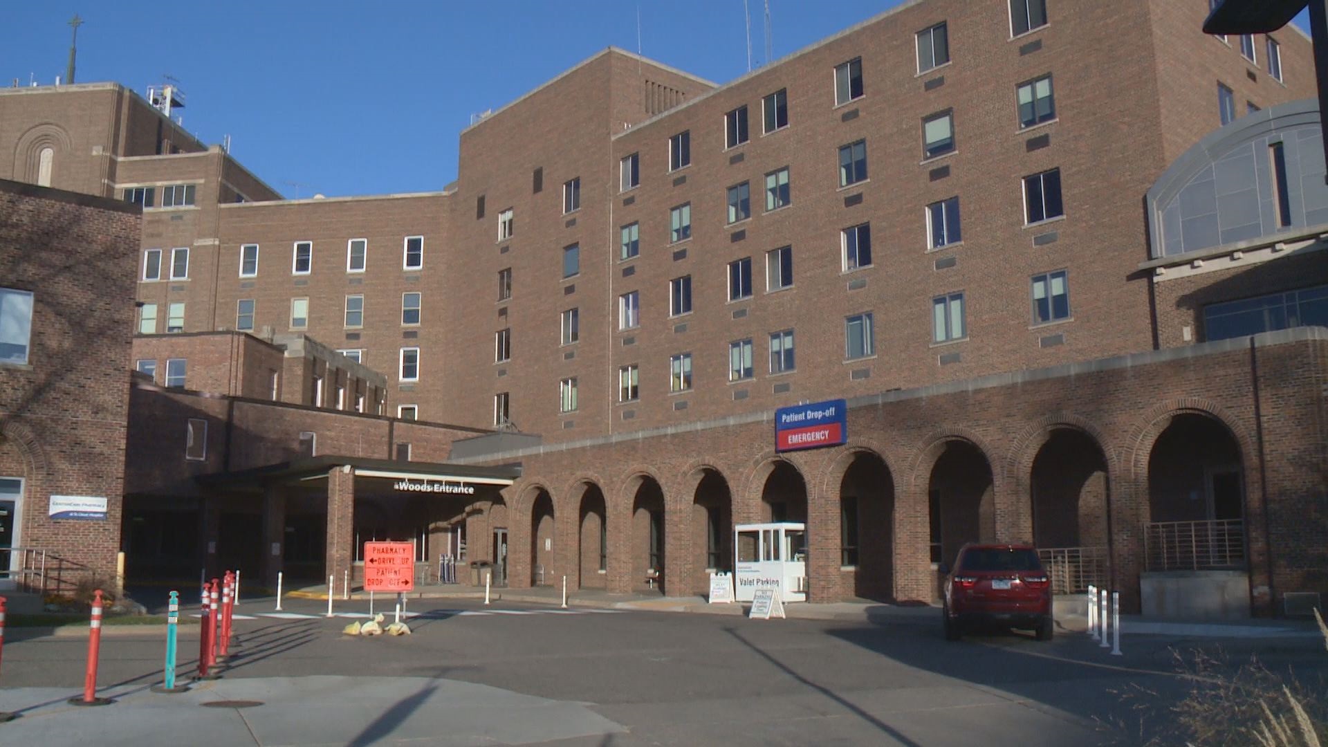 Deputy's killing highlights hospital safety dilemma | kare11.com