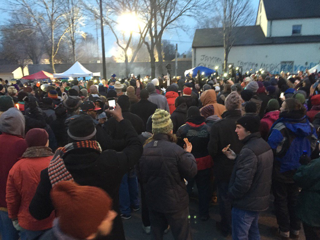 Vigil for Jamar Clark held at Mpls. police precinct | kare11.com