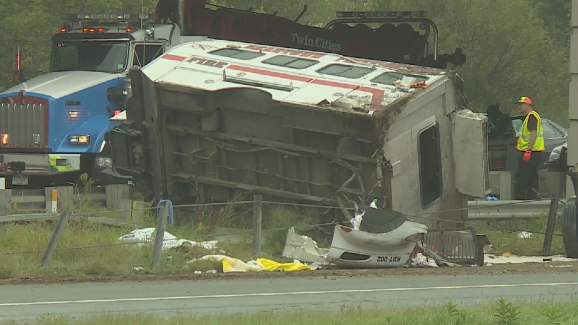 2 firefighters ID'd in fatal I-35W crash | kare11.com