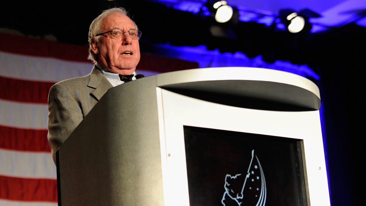 Legendary hockey coach Jeff Sauer dies at 73 | kare11.com